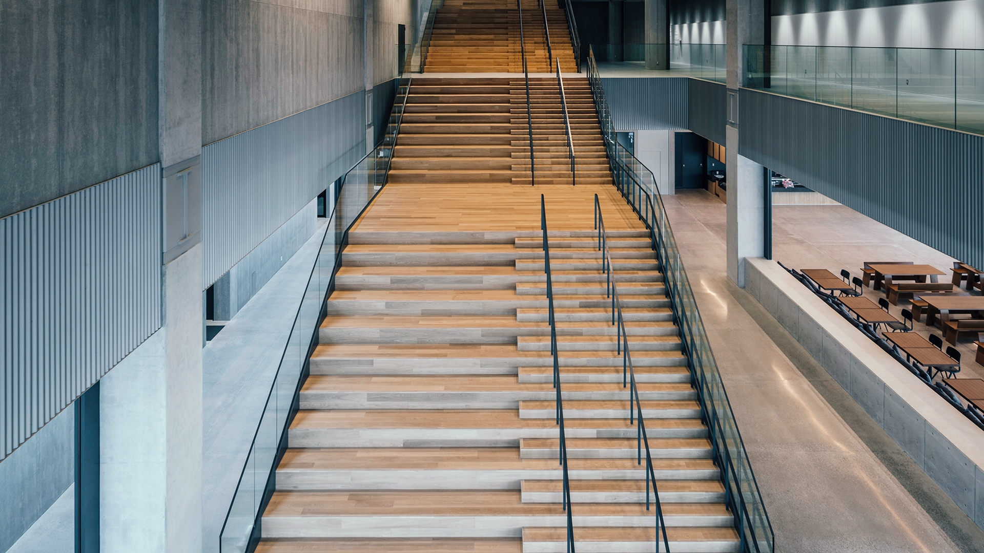 and more｜molten[the Box]モルテン